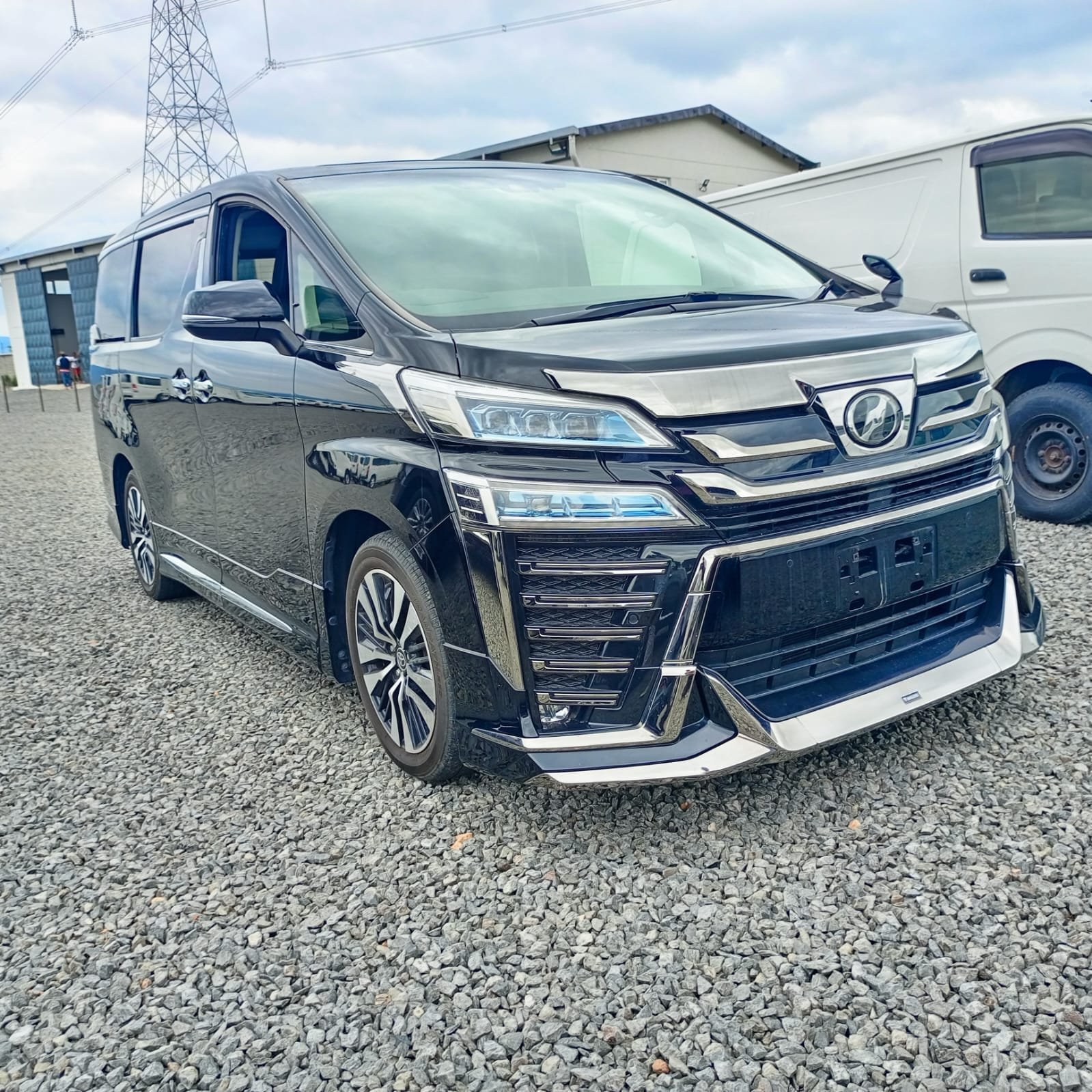 Toyota Vellfire – Buygari